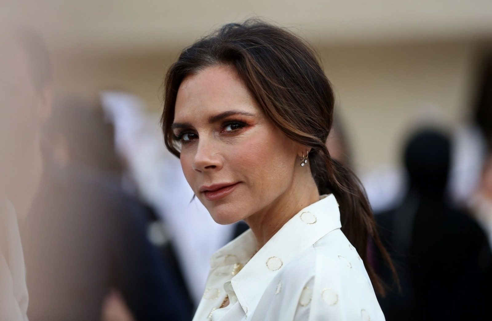 Victoria Beckham: Η πρώτη δημόσια εμφάνιση μετά την εμπρηστική ...