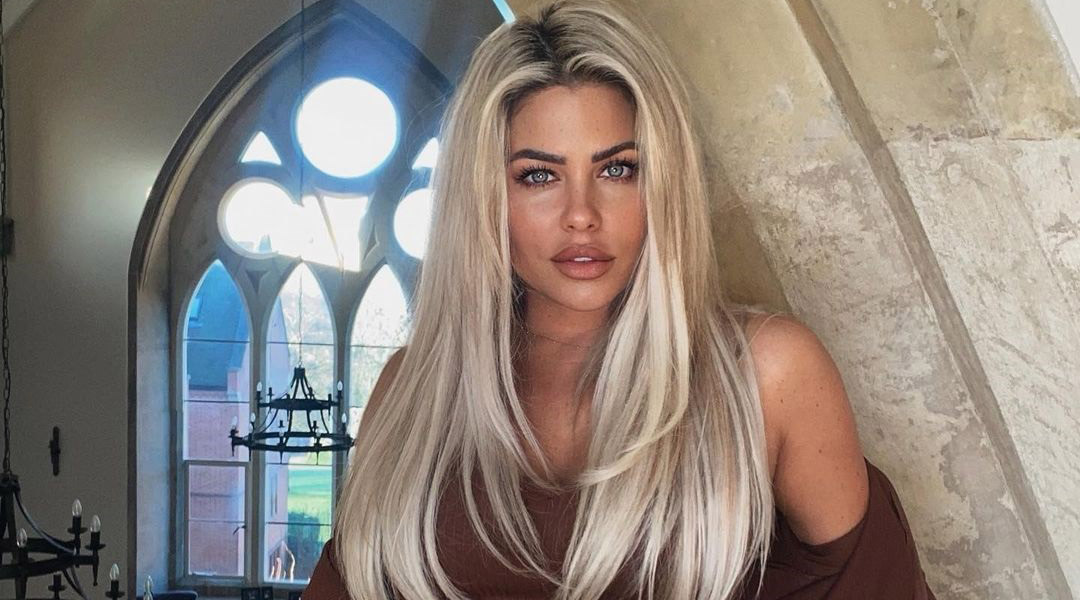 Bianca Gascoigne: Το μαύρο μπικίνι της άναψε φωτιές - InStyle