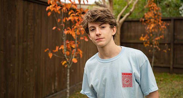 Πέθανε στα 18 του ο ηθοποιός Tyler Sanders - InStyle