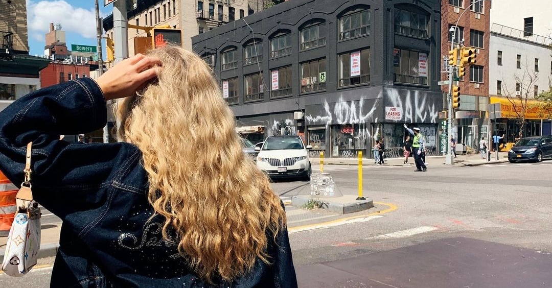 Slugging: Το πιο παράξενο trick του TikTok δοκιμάζεται και στα μαλλιά ...