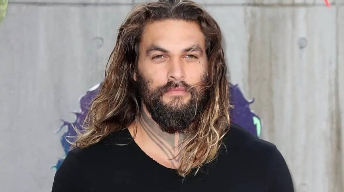 Jason Momoa: Πάει για ψάρεμα σχεδόν γυμνός και ξετρελαίνει τις ...