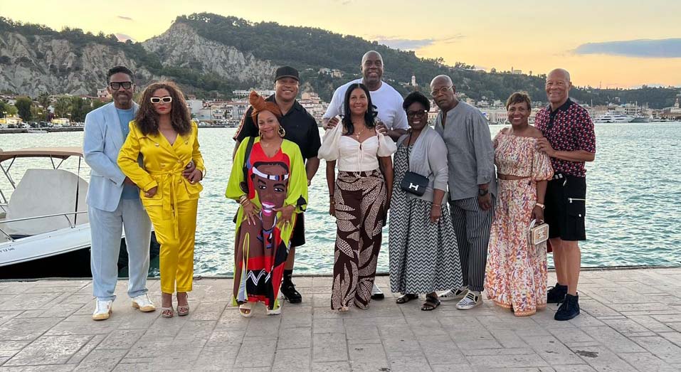 Magic Johnson: Στη Ζάκυνθο ο θρύλος του NBA και οι διάσημοι φίλοι του ...