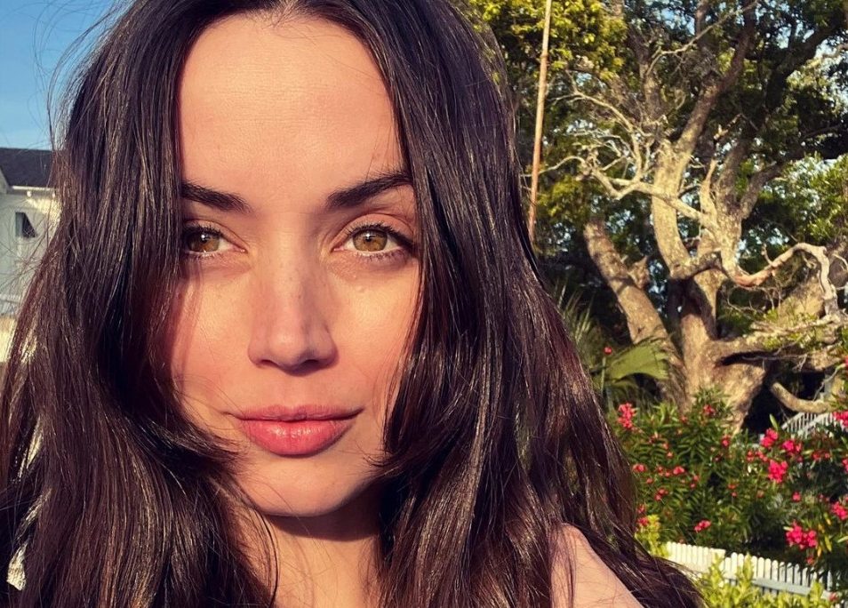 Ana de Armas: Εθεάθη με τον σύντροφό της στο αεροδρόμιο της Νέας Υόρκη ...