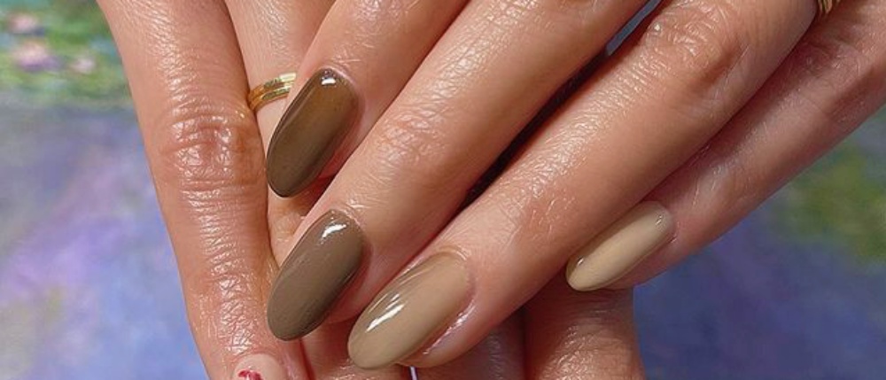 Brown Gradient Nails: Είναι το ωραιότερο minimal μανικιούρ της σεζόν ...