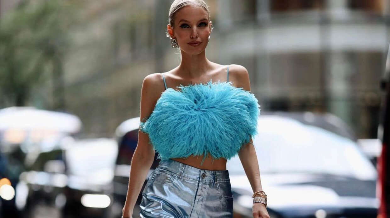 Metallic pants: Πώς θα φορέσουμε το πιο τολμηρό ρούχο που έχει ...