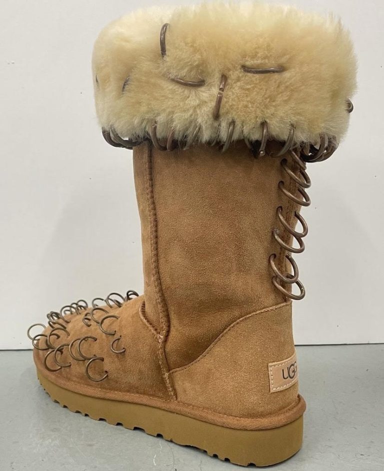 Η Dua Lipa φόρεσε τις Ugg μπότες με τον πιο fashionable τρόπο! - InStyle