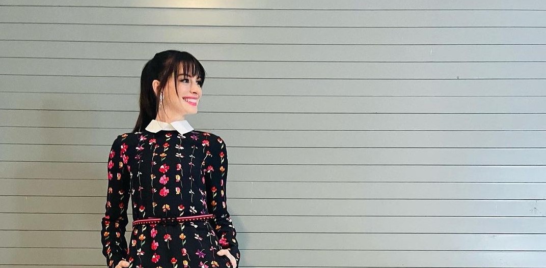 Mόνο η Αnne Hathaway μπορούσε να φορέσει total leopard και να δείχνει ...