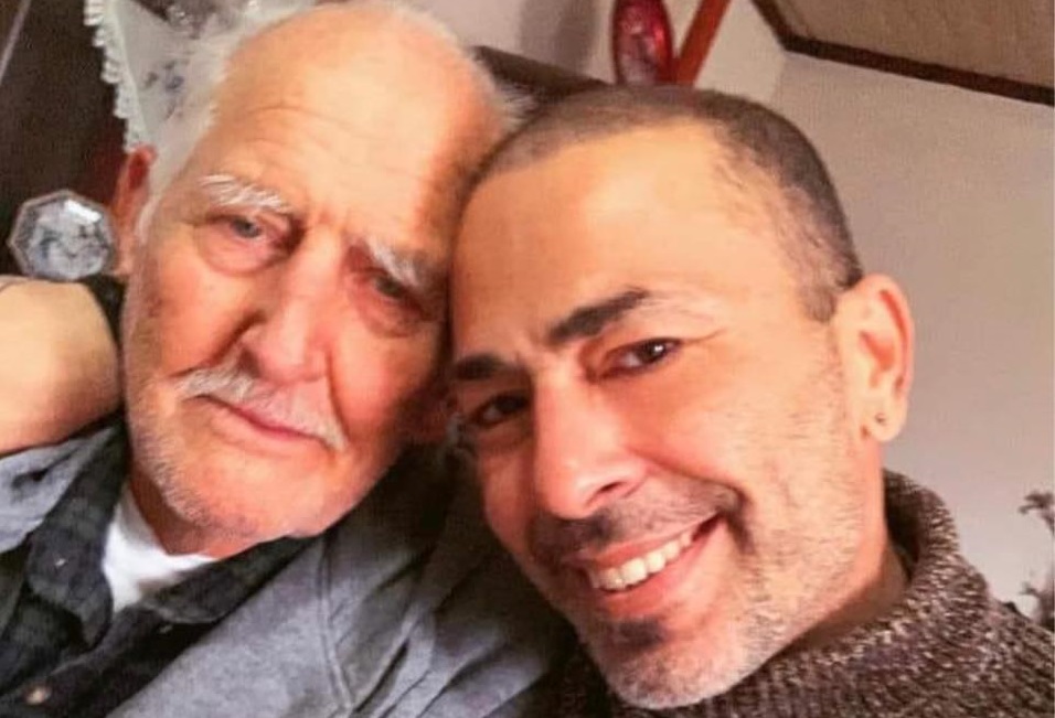 Βαλάντης: Βαρύ πένθος για τον τραγουδιστή - Πέθανε ο πατέρας του - InStyle