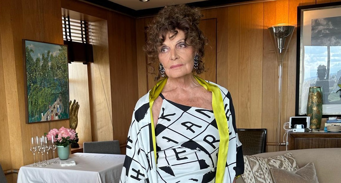 Diane von Furstenberg: Στέλνει το δικό της μήνυμα ενδυνάμωσης στα 76 ...
