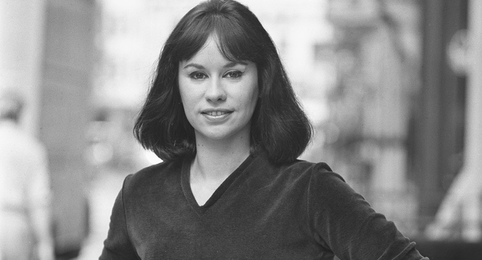 Astrud Gilberto: Πέθανε στα 83 της η τραγουδίστρια του "Girl From ...