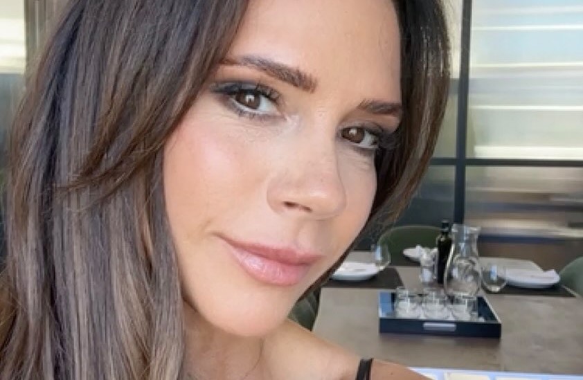«Δάσκαλε που δίδασκες» -Η Victoria Beckham φόρεσε το παπούτσι που ...