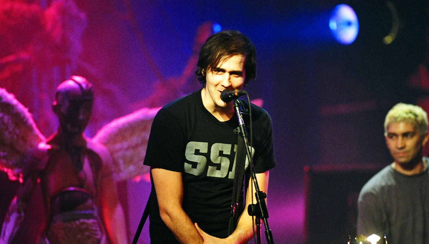 Krist Novoselic: Εντελώς αγνώριστος ο σταρ των Nirvana περίπου 30 ...