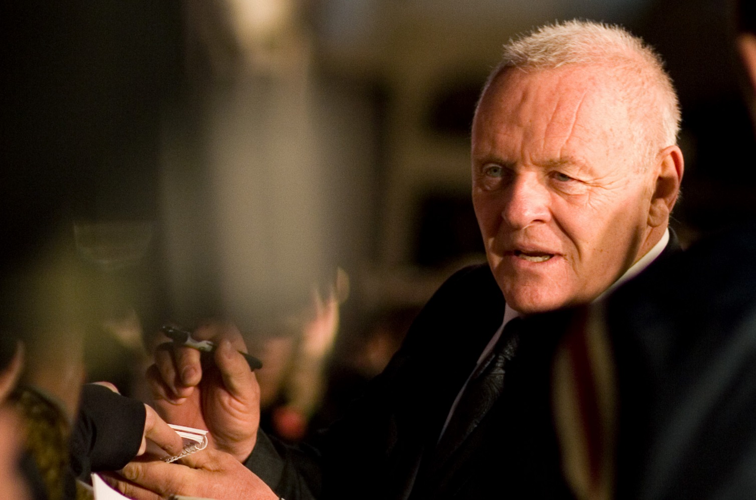 Anthony Hopkins: Εντυπωσιάζει με τη νεανική εμφάνισή του στα 85 του