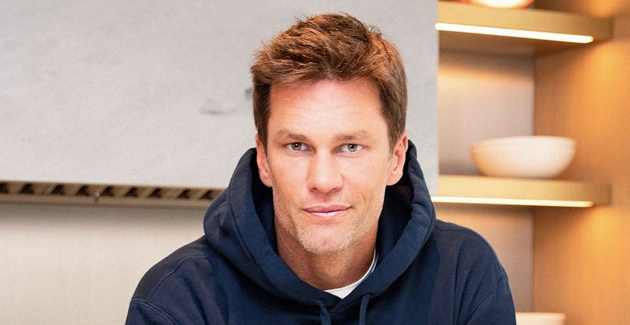 Tom Brady: Κόβει την ανάσα με τους γραμμωμένους κοιλιακούς στα 46 του