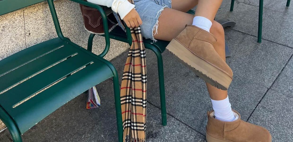Ugg Mania: 6 εναλλακτικά outfits για να συνοδεύσετε τα cozy παπούτσια