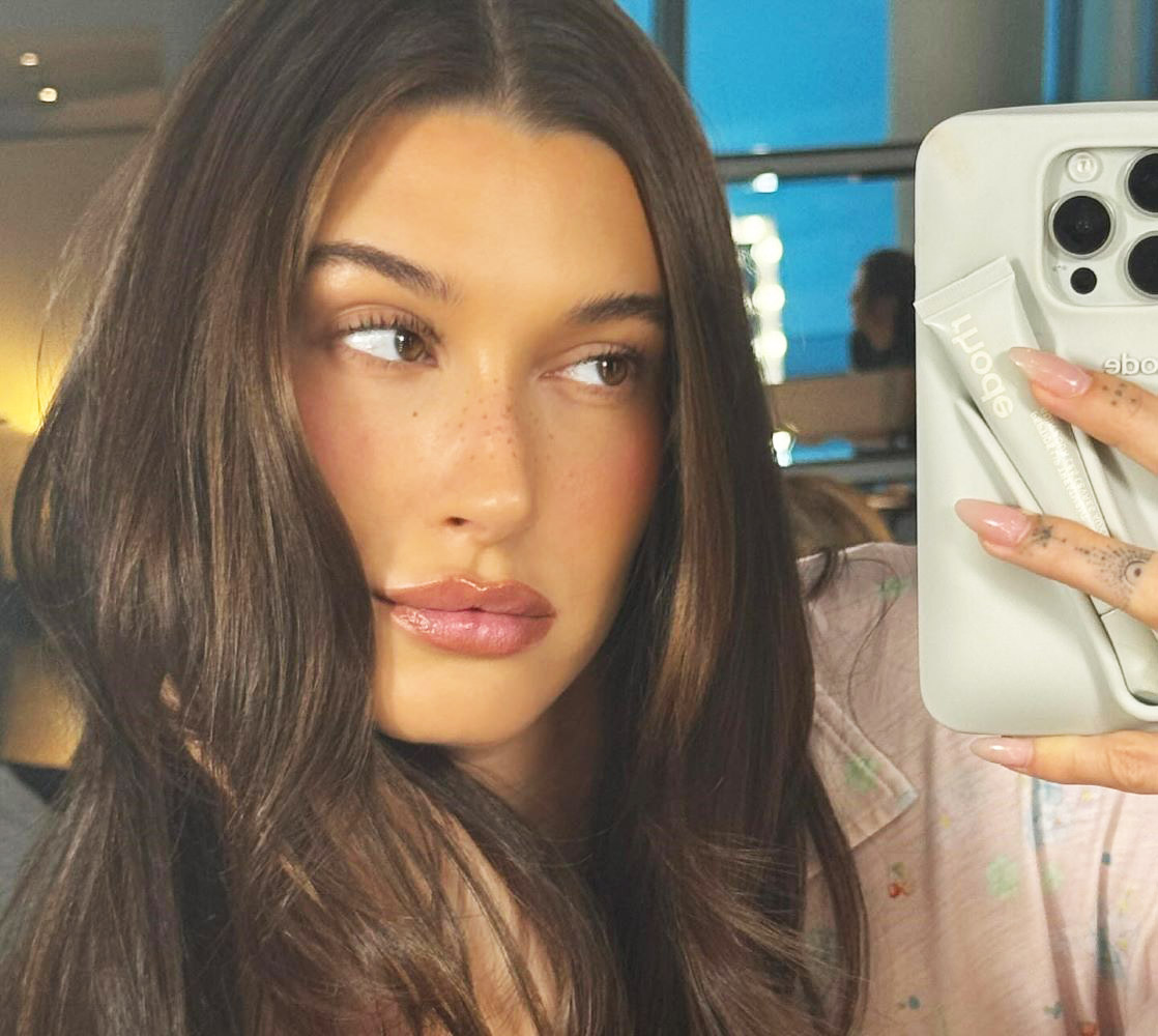 Το μανικιούρ της Hailey Bieber που θα θέλετε να αντιγράψετε αμέσως ...