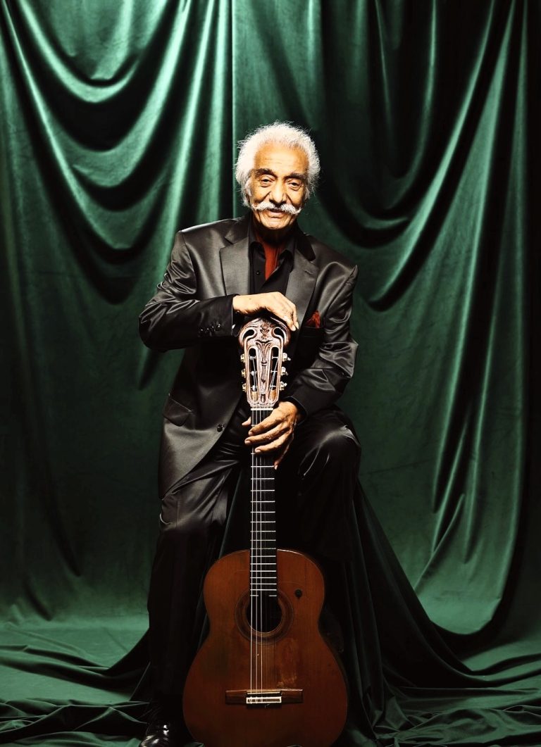 Ο Κώστας Χατζής και η Ελπίδα στο Άλσος για δύο Σάββατα - InStyle