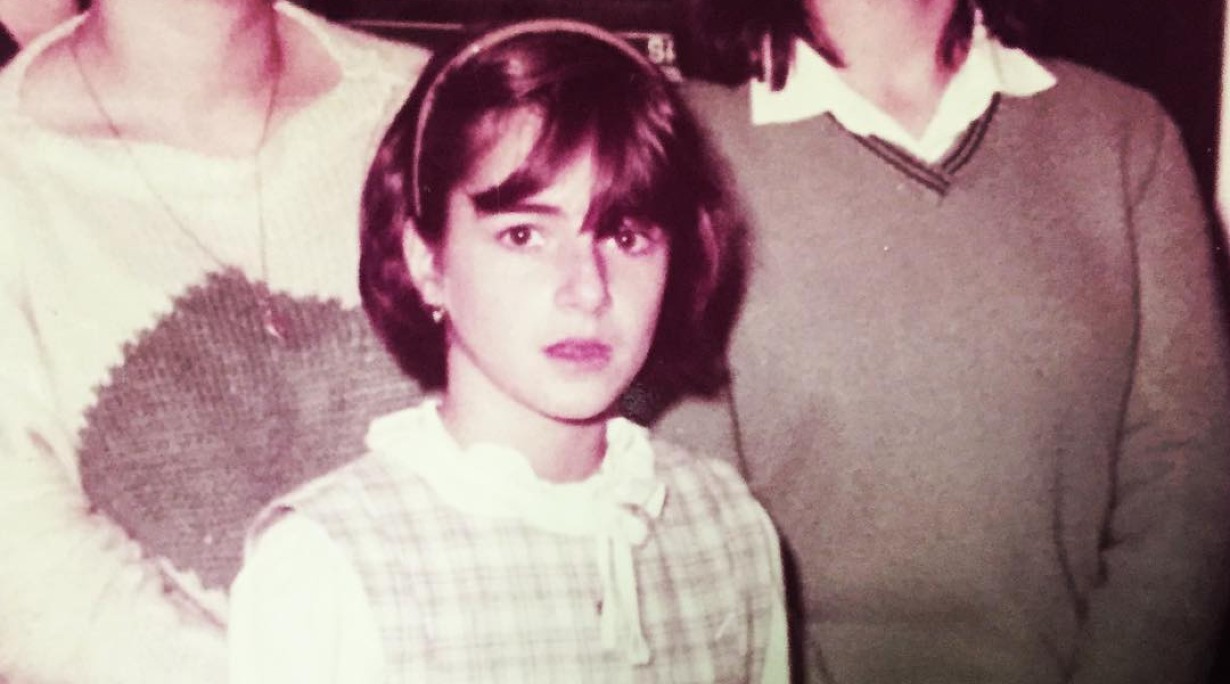 Ποια διάσημη παρουσιάστρια είναι το κοριτσάκι της φωτογραφίας;