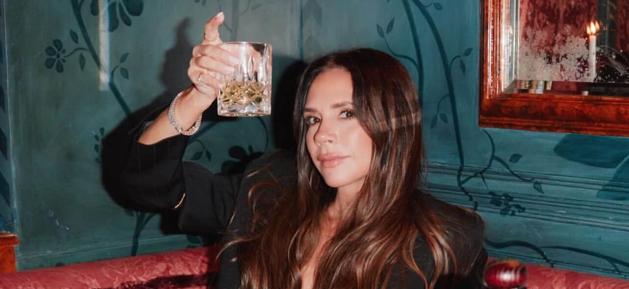 Happy 50 Icon! Η Victoria Beckham έχει γενέθλια και θυμόμαστε τις ...