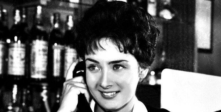 Ξένια Καλογεροπούλου: Ποζάρει με μπικίνι και εντυπωσιάζει - Σπάνια ...