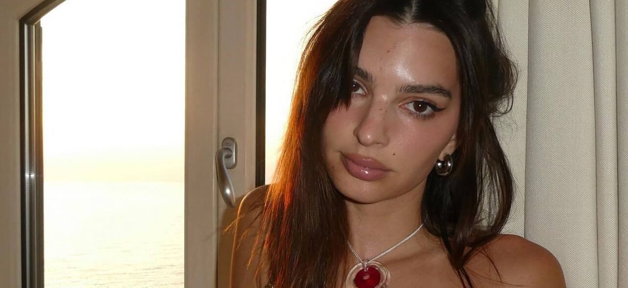 EmRata: Φόρεσε ένα κομμάτι από την ντουλάπα του μπαμπά της - InStyle