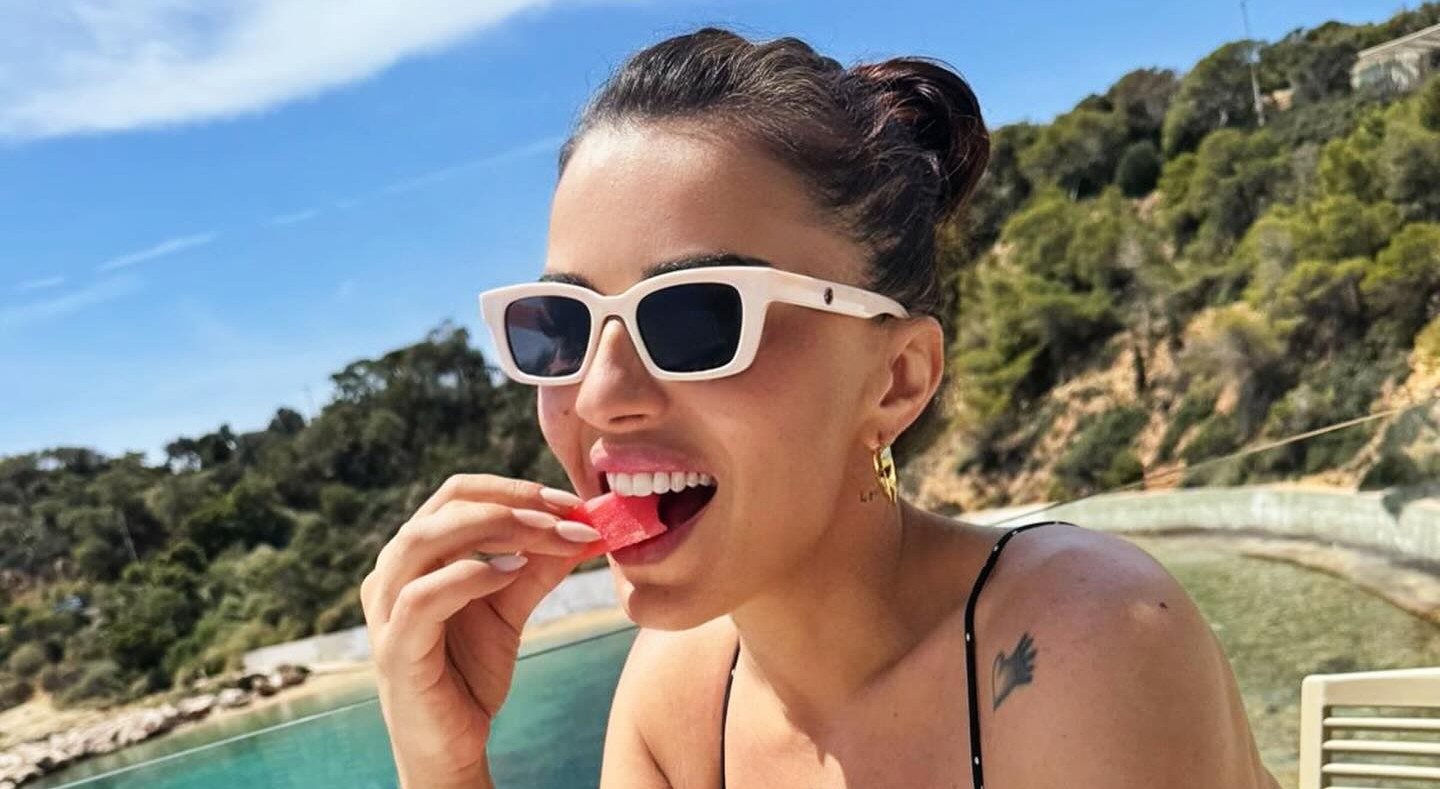 Η Χριστίνα Κολέτσα έκανε την πιο chic εμφάνιση στην παραλία