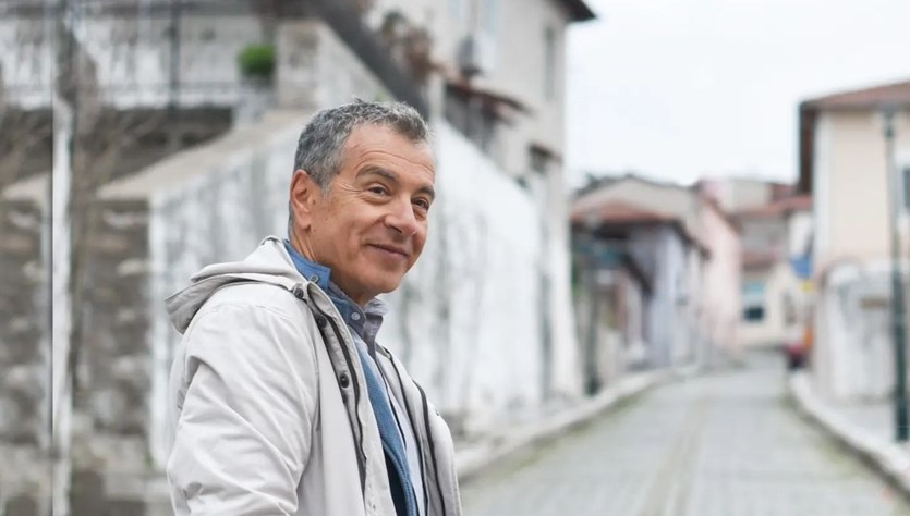 Περήφανος πατέρας ο Σταύρος Θεοδωράκης: Η κόρη του πήρε το πτυχίο της ...