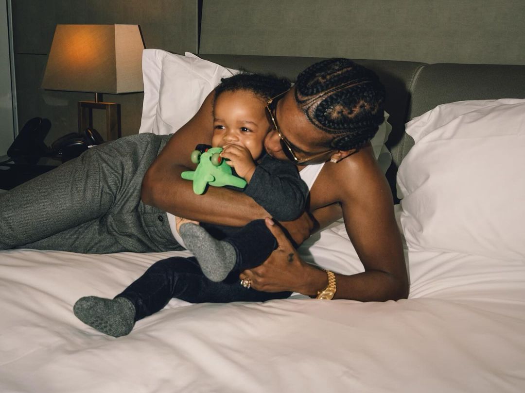 Rihanna: O A$AP Rocky και ο γιος του RZA γίνονται τα πρόσωπα της Savage x Fenty - InStyle