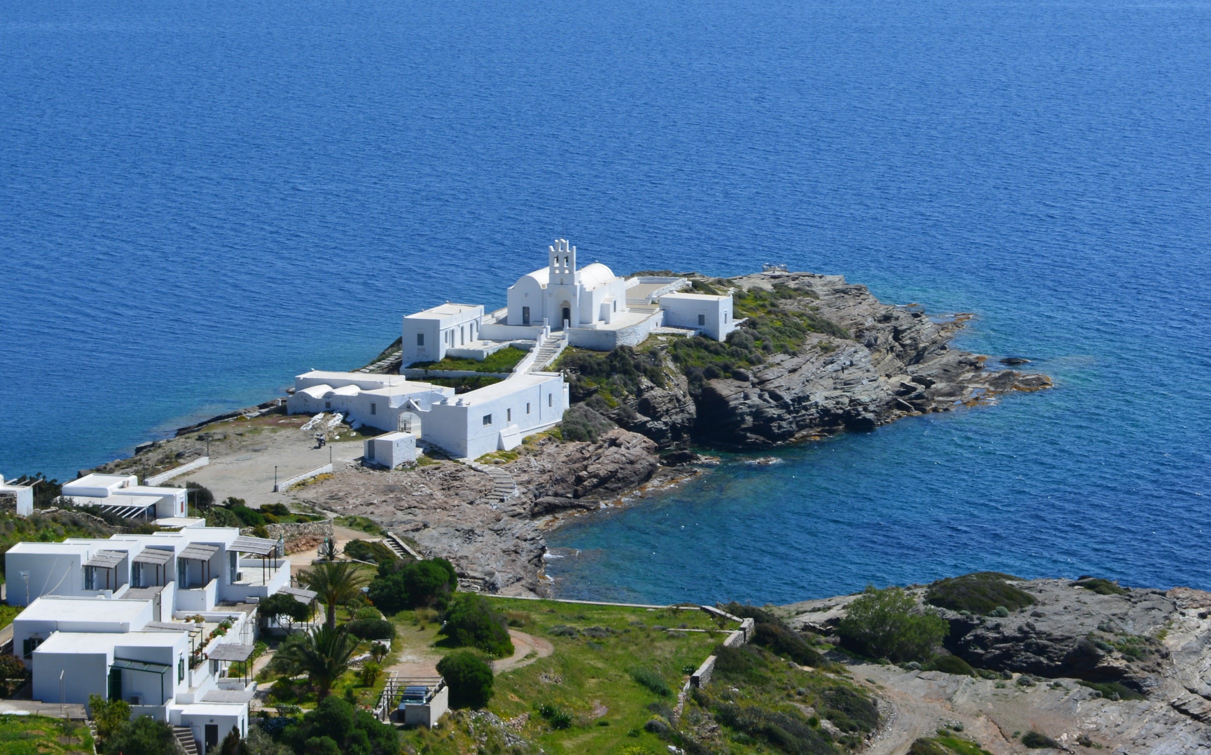 Σίφνος: Ιδανικός προορισμός για χαλάρωση, καλό φαγητό και σαγηνευτικά τοπία
