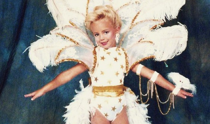 JonBenét Ramsey: Η τραγική ιστορία της 6χρονης βασίλισσας της ομορφιάς ...