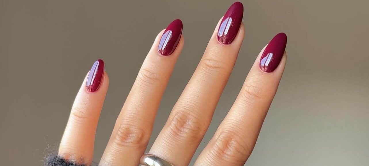 Red Wine Nails: 7 μεθυστικές ιδέες για να δώσετε στα νύχια σας άρωμα ...