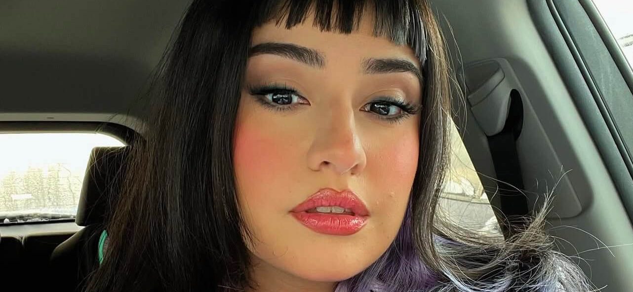 Baby Bangs: Αυτή είναι η νέα τάση που αντικαθιστά τις αφέλειες-κουρτίνα ...