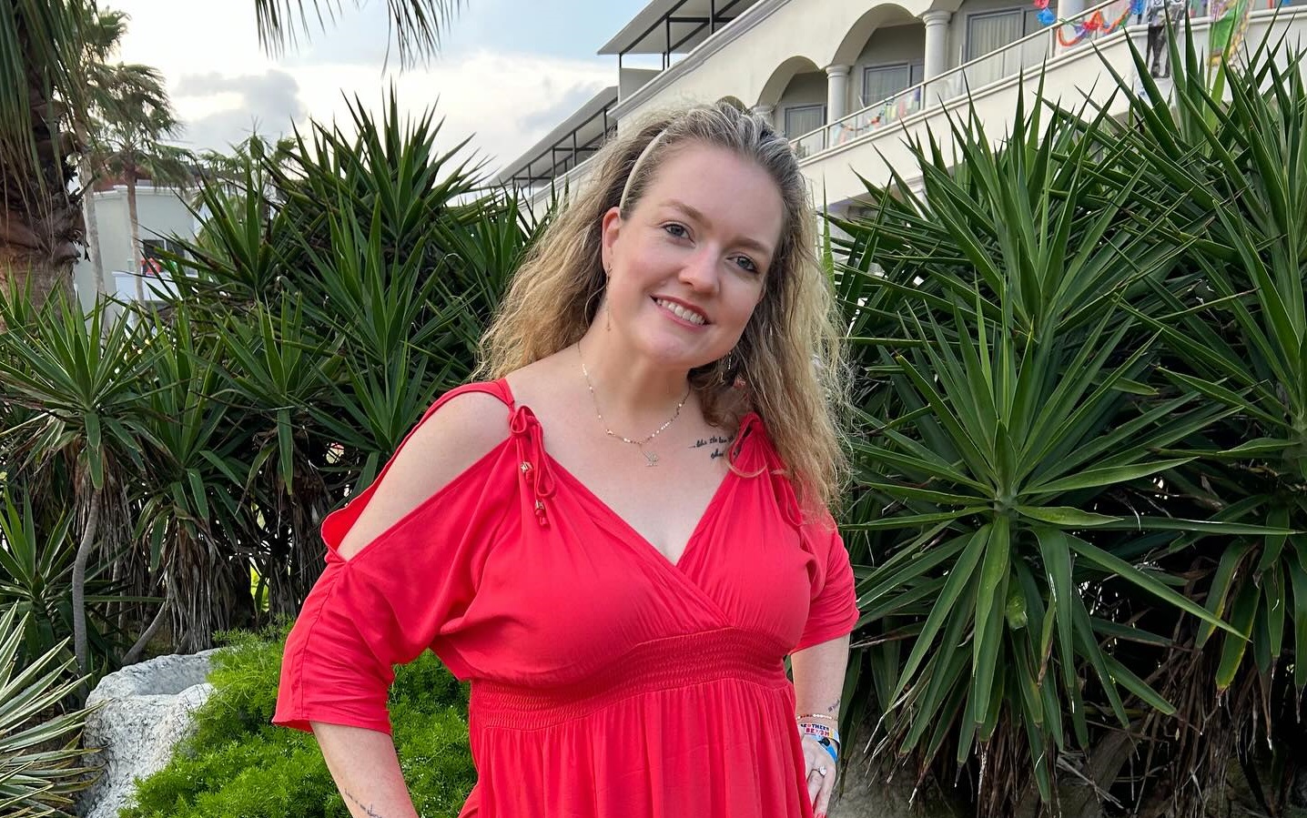 Colleen Hoover: Η συγγραφέας του It Ends With Us επιστρέφει στο ...