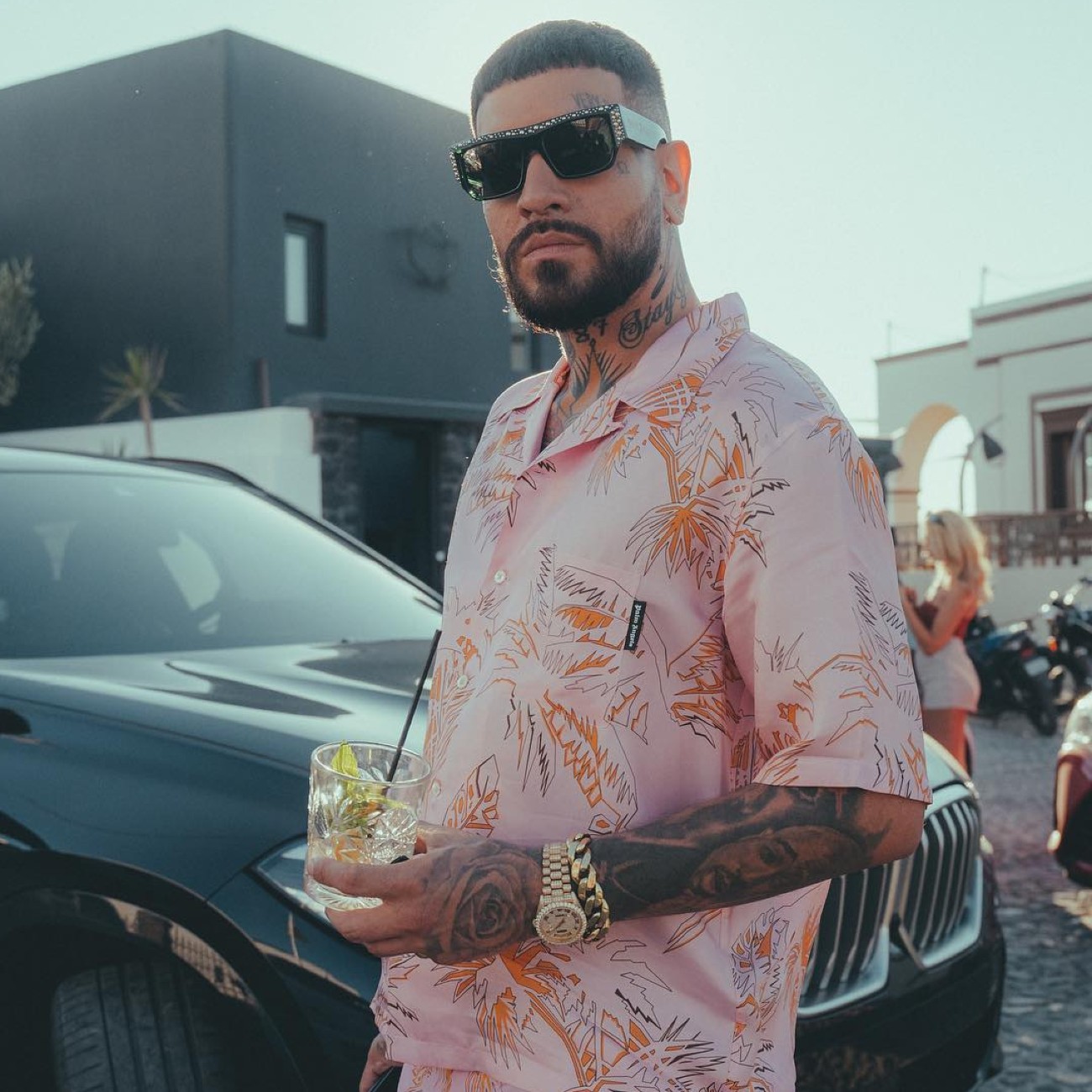 Εκτός εαυτού ο Snik στο Instagram - «Γλίτσες, σέρνεστε στο πάτωμα»