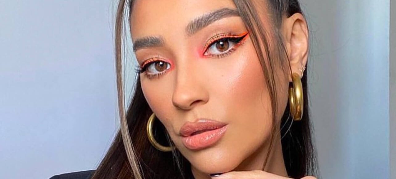 Η επιστροφή του winged eyeliner: Το μακιγιάζ που απογειώνει το βλέμμα ...