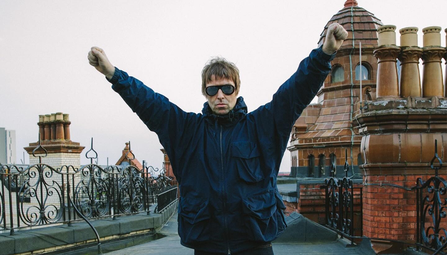 Δικαστικές περιπέτειες για τον Liam Gallagher-Αποκάλεσε τη μητέρα του ...