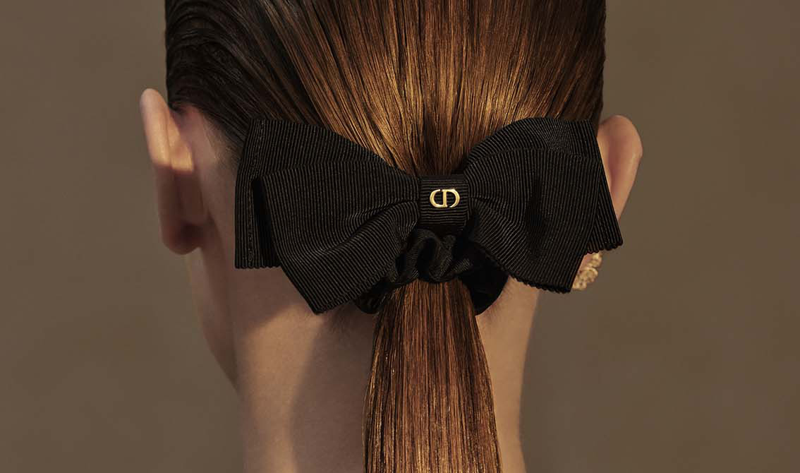 Μοντέρνα αξεσουάρ μαλλιών από την Dior: Η νέα τάση που αξίζει να ...