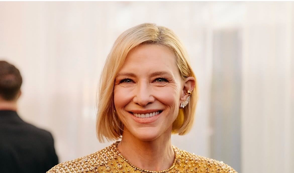 Γιατί οι πιο κομψές celebrities του Hollywood άνω των 50 λένε αντίο στο ...