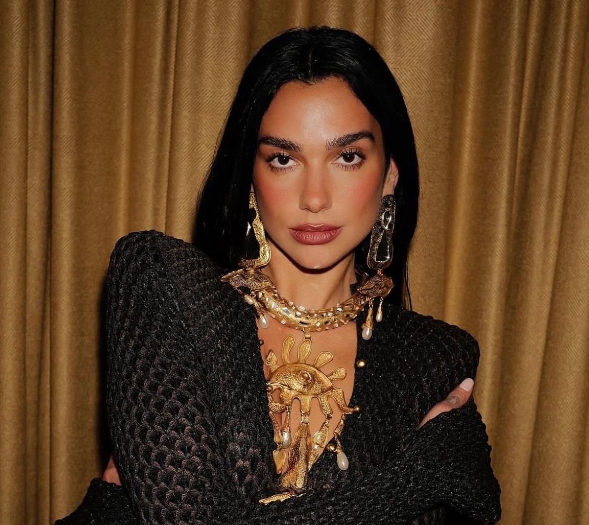 Dua Lipa: Μας συστήνει την εντυπωσιακή μητέρα της