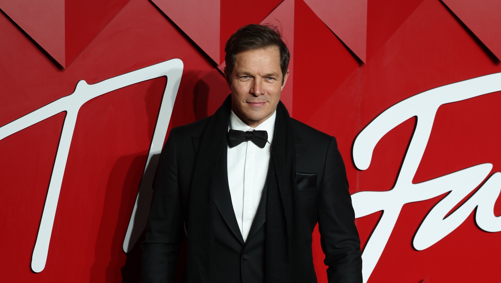 Ο πρώτος άνδρας supermodel Paul Sculfor αποκαλύπτει γιατί διατηρεί ...