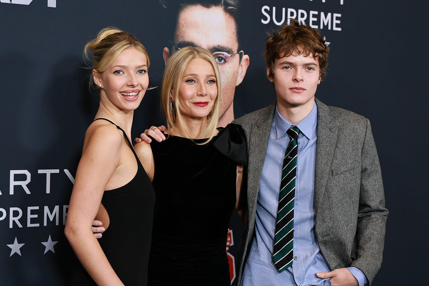 H Apple Martin φόρεσε το φόρεμα της Gwyneth Paltrow από το 1996 και ...