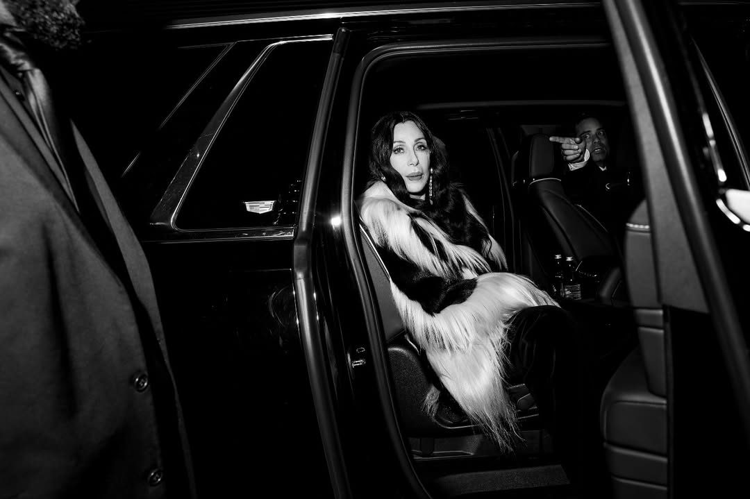 Οδηγός για γιορτινά looks με αφορμή την τελευταία εμφάνιση της Cher