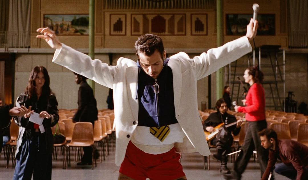 Hailey Bieber & Harry Styles: Τα αθλητικά σορτς τους είναι must