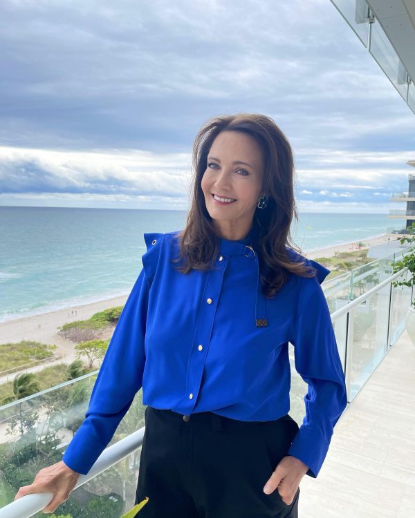 Lynda Carter Archives - InStyle