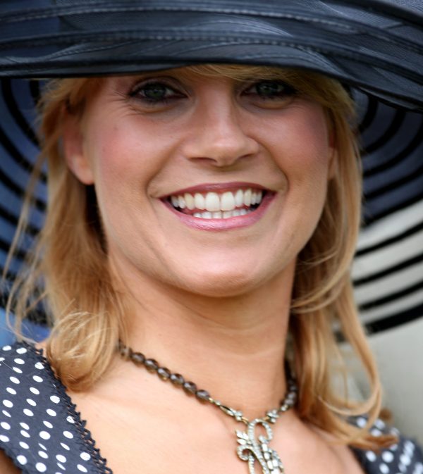 Ο Πέτρος Ιακωβίδης φωτογραφίζεται στο Instyle με άκρως matcho διάθεση ...